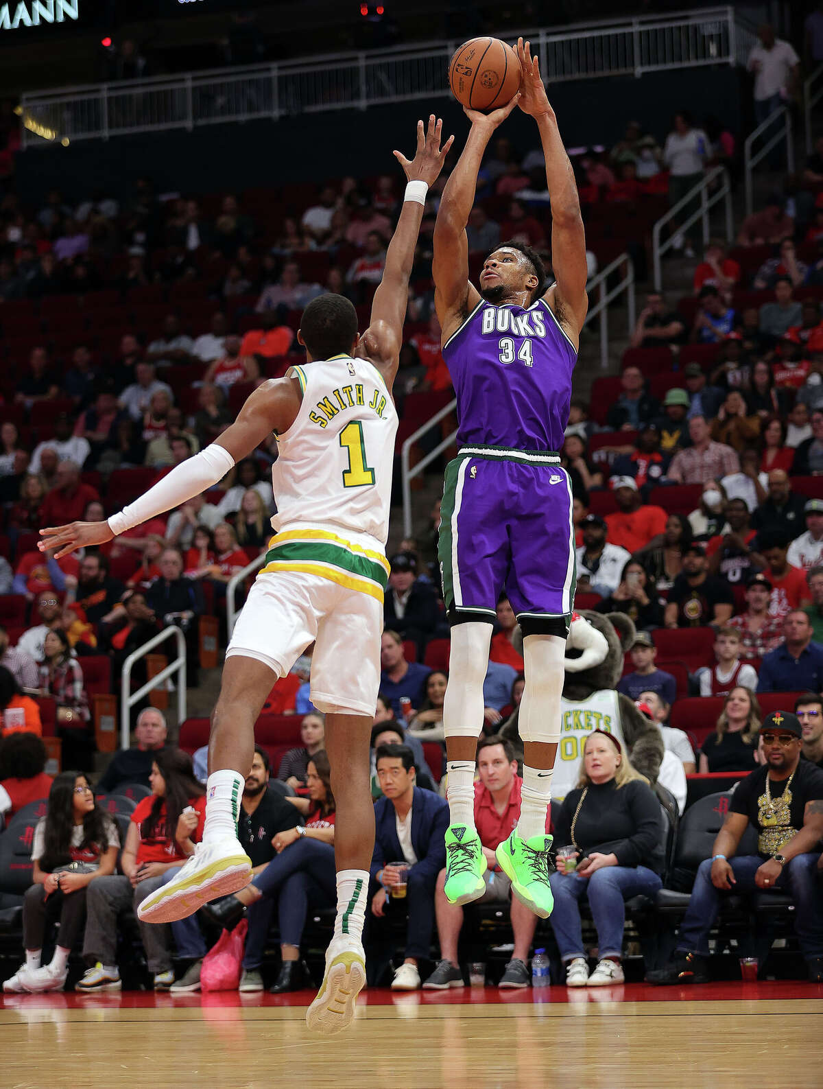 Houston Rockets show vastly improved defense in Bucks rematch