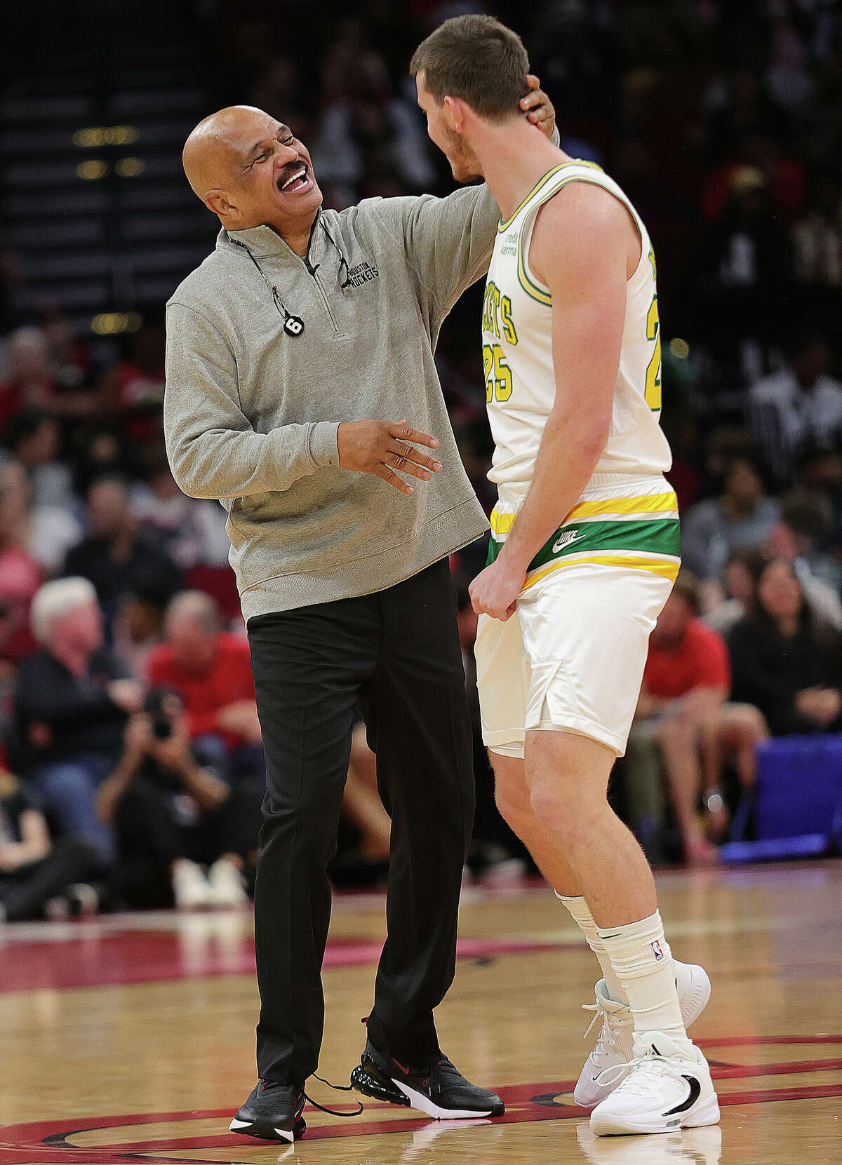 Houston Rockets show vastly improved defense in Bucks rematch