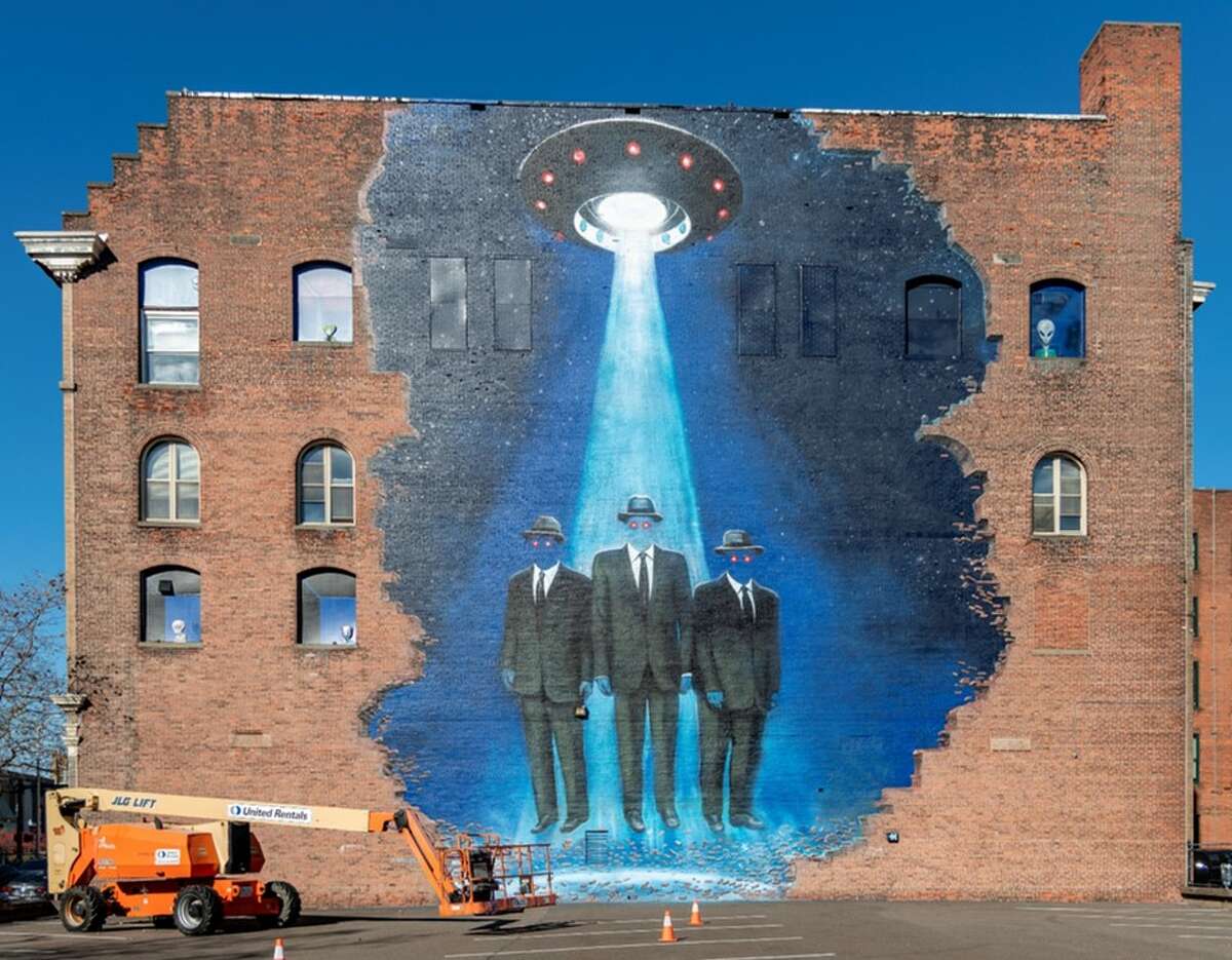 CT artist Rick Shaefer makes giant seascape murals for Bridgeport