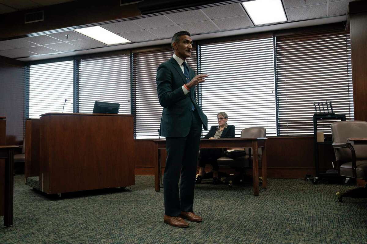 Alamdar Hamdani sworn in as U.S. Attorney for Southern District of Texas