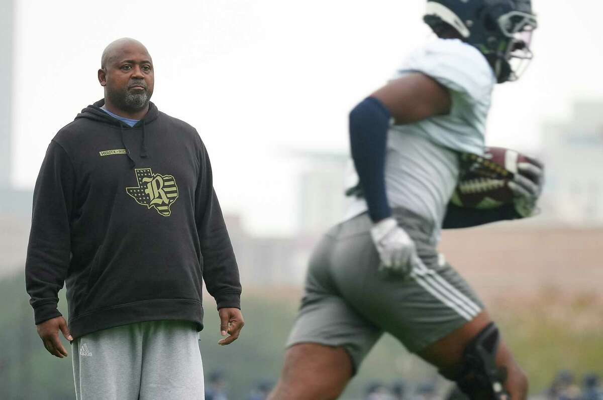 Rice football coach back on field after lung, kidney transplant
