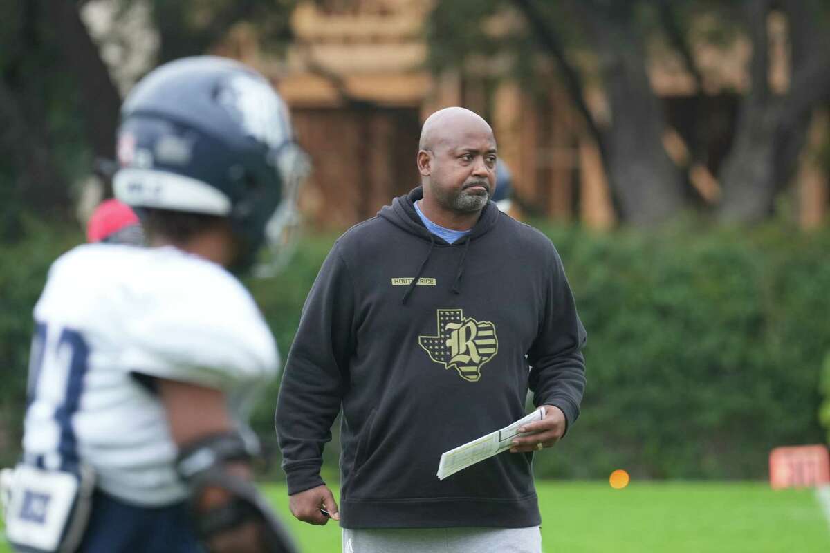 Rice football coach back on field after lung, kidney transplant