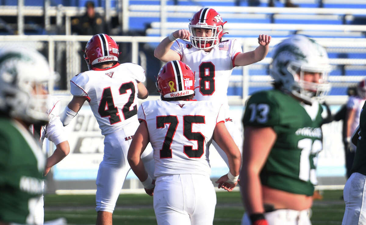 New Canaan football, Ty Groff, top Maloney in Class L final