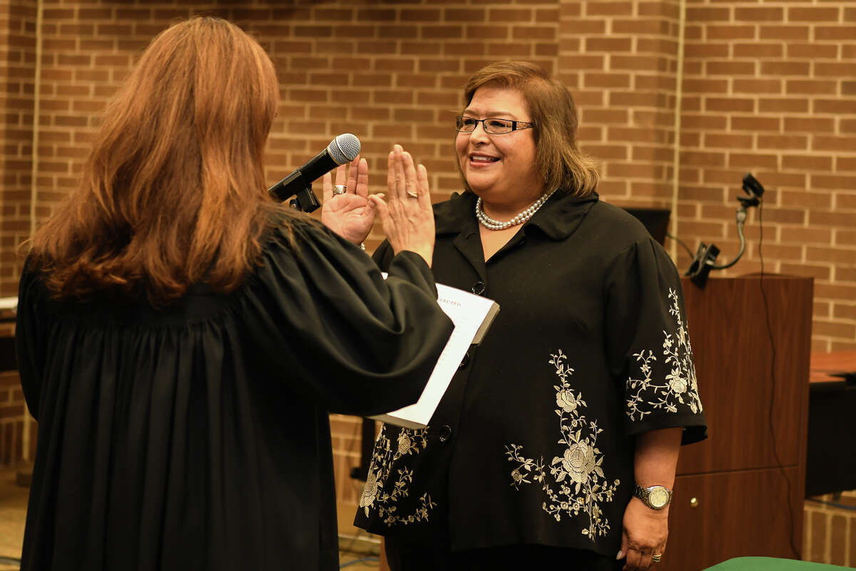 Next Laredo College Trustees sworn in for duty
