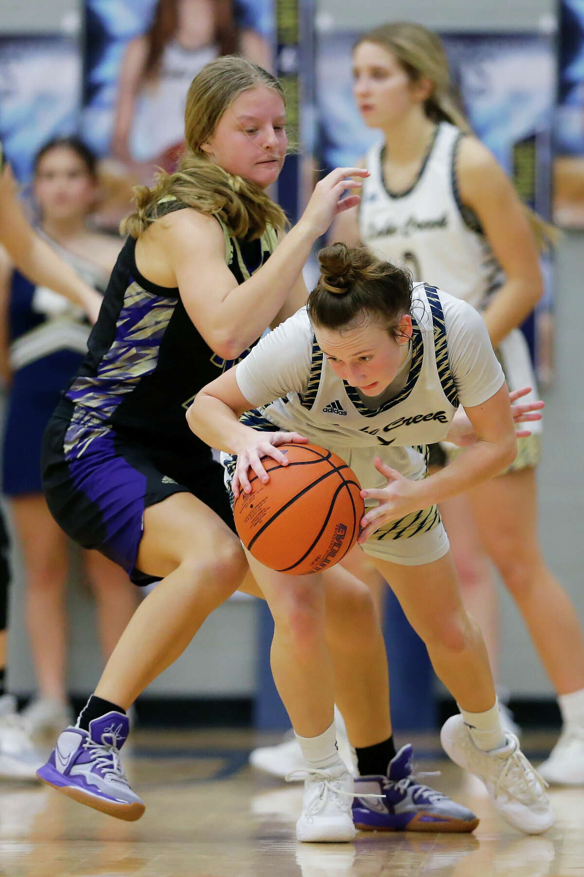 Lake Creek extends lead in final minute to top rival Montgomery