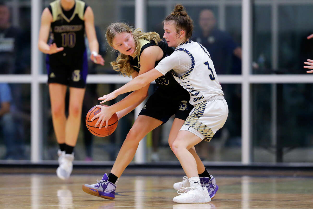 Lake Creek extends lead in final minute to top rival Montgomery