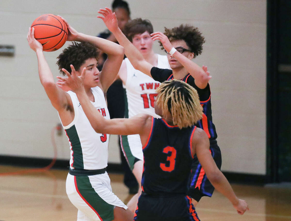 The Woodlands takes down Grand Oaks in battle of 13-6A unbeatens