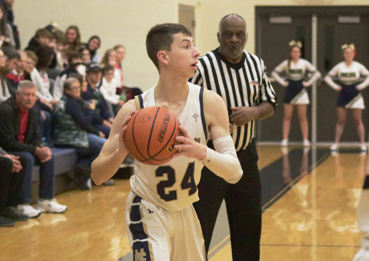 Griffins prevail despite Lions’ comeback