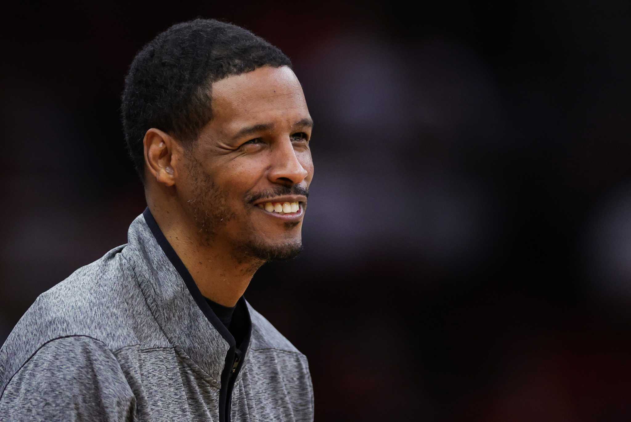 Houston Rockets: Team, opposing Suns show Stephen Silas the love