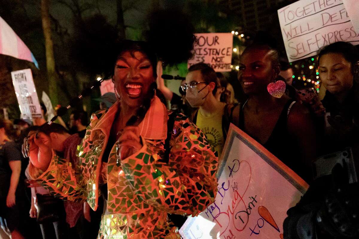 Texas drag show draws competing armed protests at Aztec Theatre