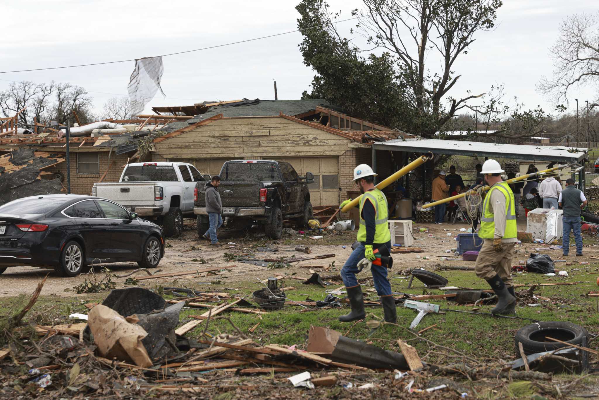 8 Texas tornadoes injure several people, damaging homes