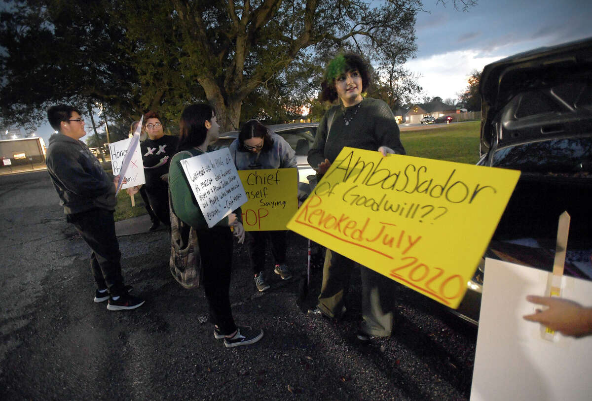 Port Neches-Groves high school mascot again draws protest