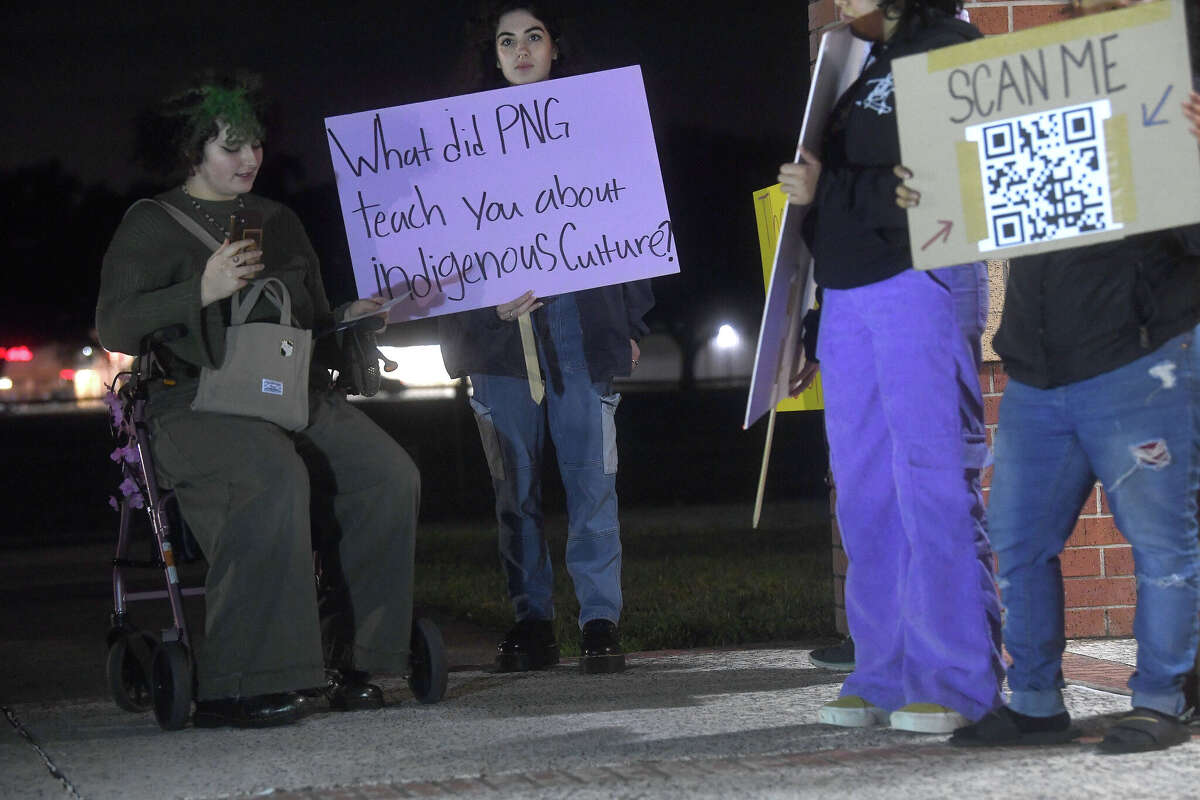Port Neches-Groves high school mascot again draws protest