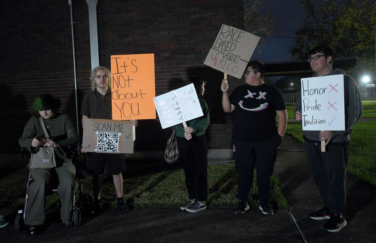 Port Neches-Groves high school mascot again draws protest