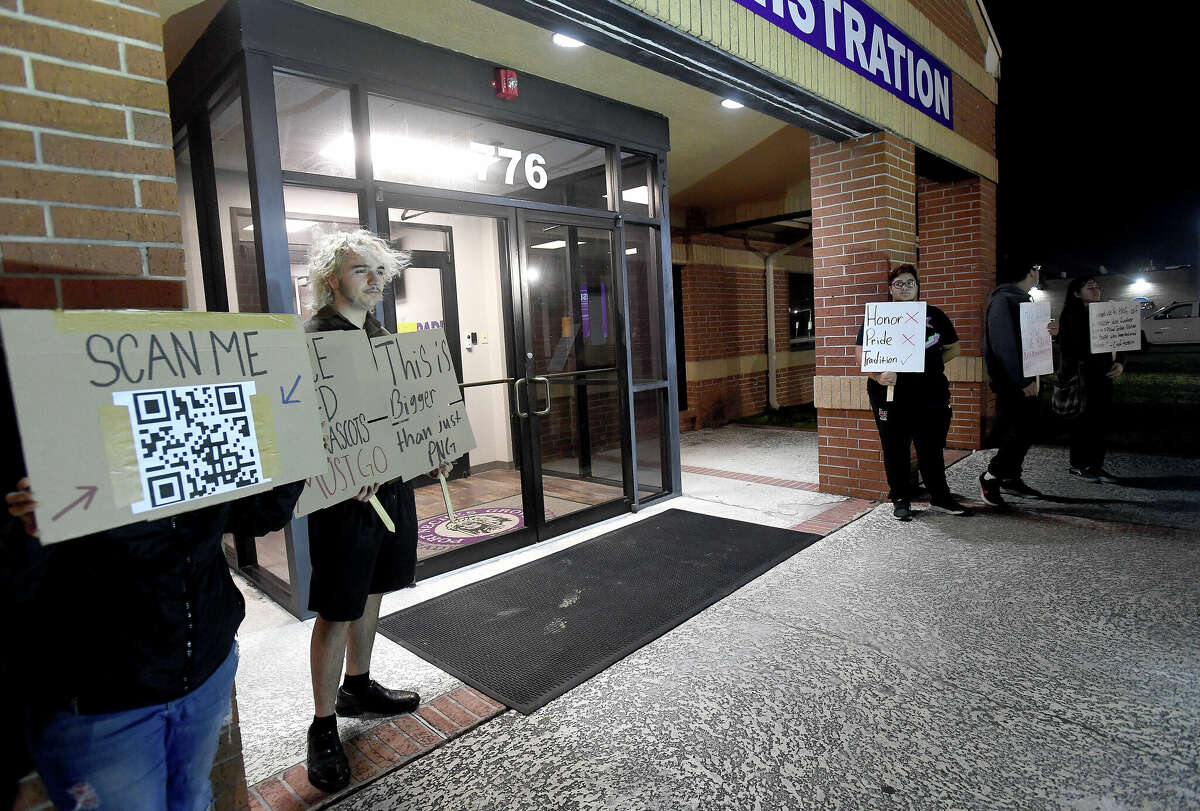 Port Neches-Groves high school mascot again draws protest