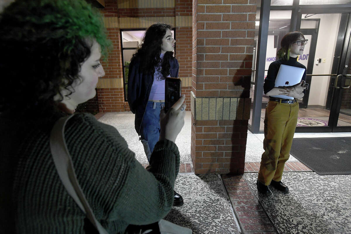 Port Neches-Groves high school mascot again draws protest