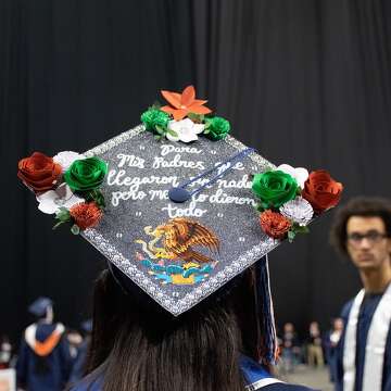 Nearly 3,000 UTSA students graduate in December commencement