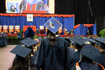 Nearly 3,000 UTSA students graduate in December commencement