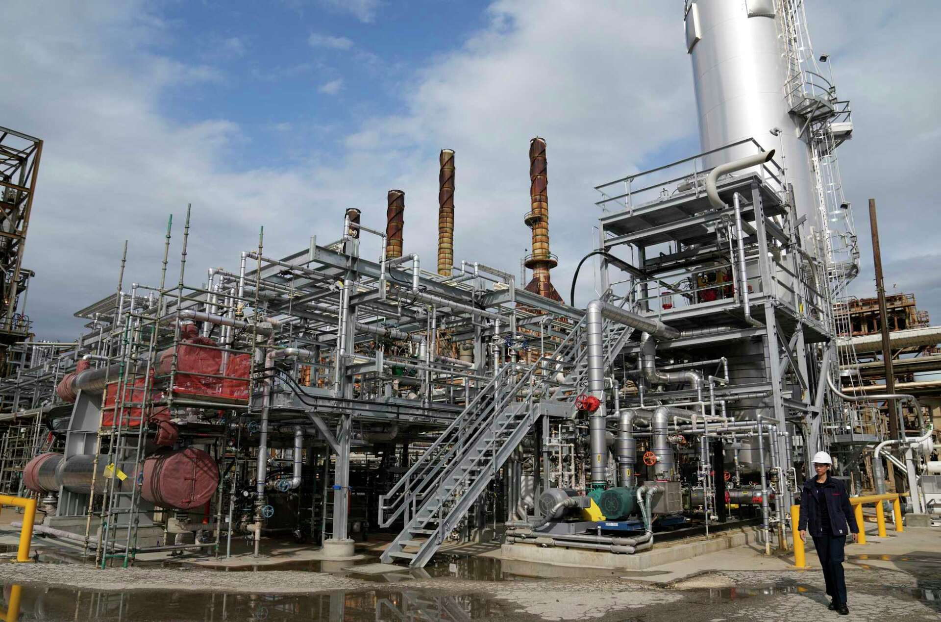 Exxon launches new advanced recycling facility in Baytown as demand for ...