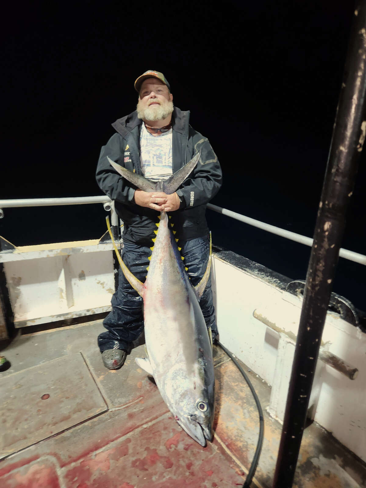 Texas fishing guide Jason Barber captures 110-pound yellowfin tuna