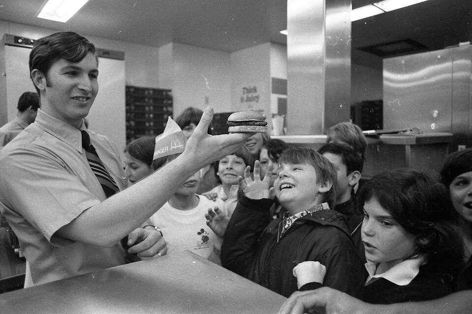 Fast food was way better in the 1980s. These photos show why