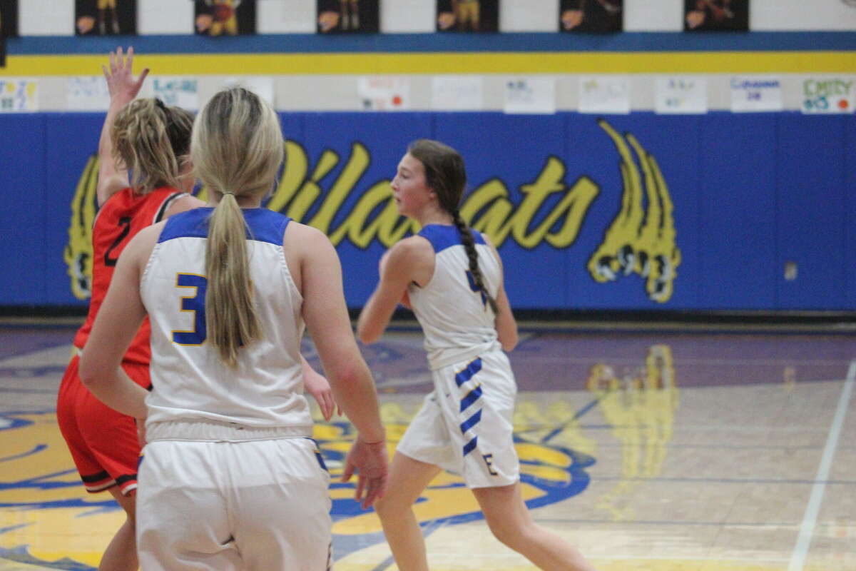 Evart Wildcats' Addy and Kyrah Gray combine for 39 points