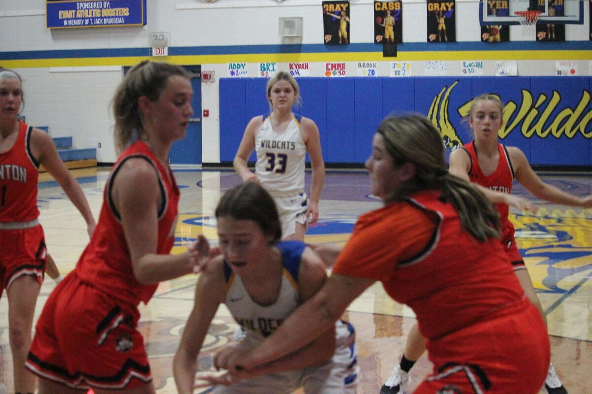 Evart Wildcats' Addy and Kyrah Gray combine for 39 points