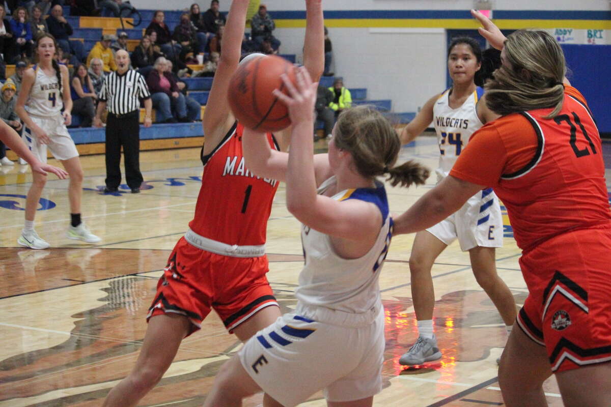 Evart Wildcats' Addy and Kyrah Gray combine for 39 points