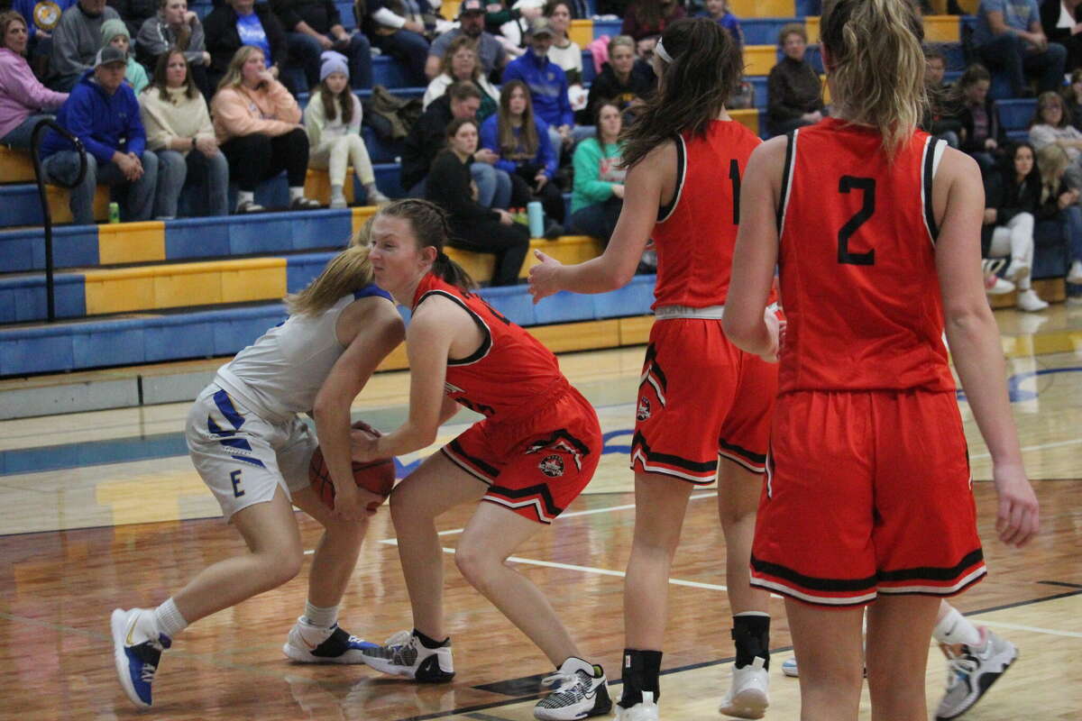 Evart Wildcats' Addy and Kyrah Gray combine for 39 points