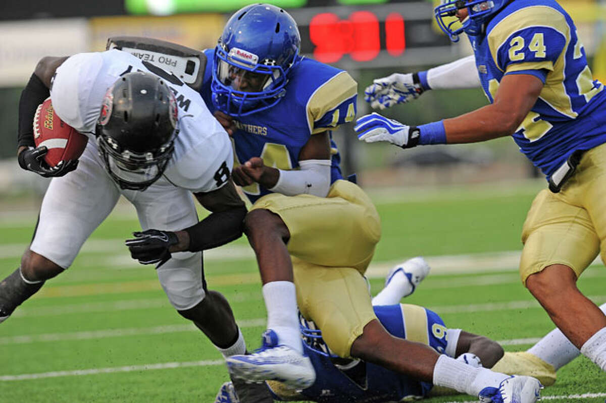 Memorial dominates Ozen