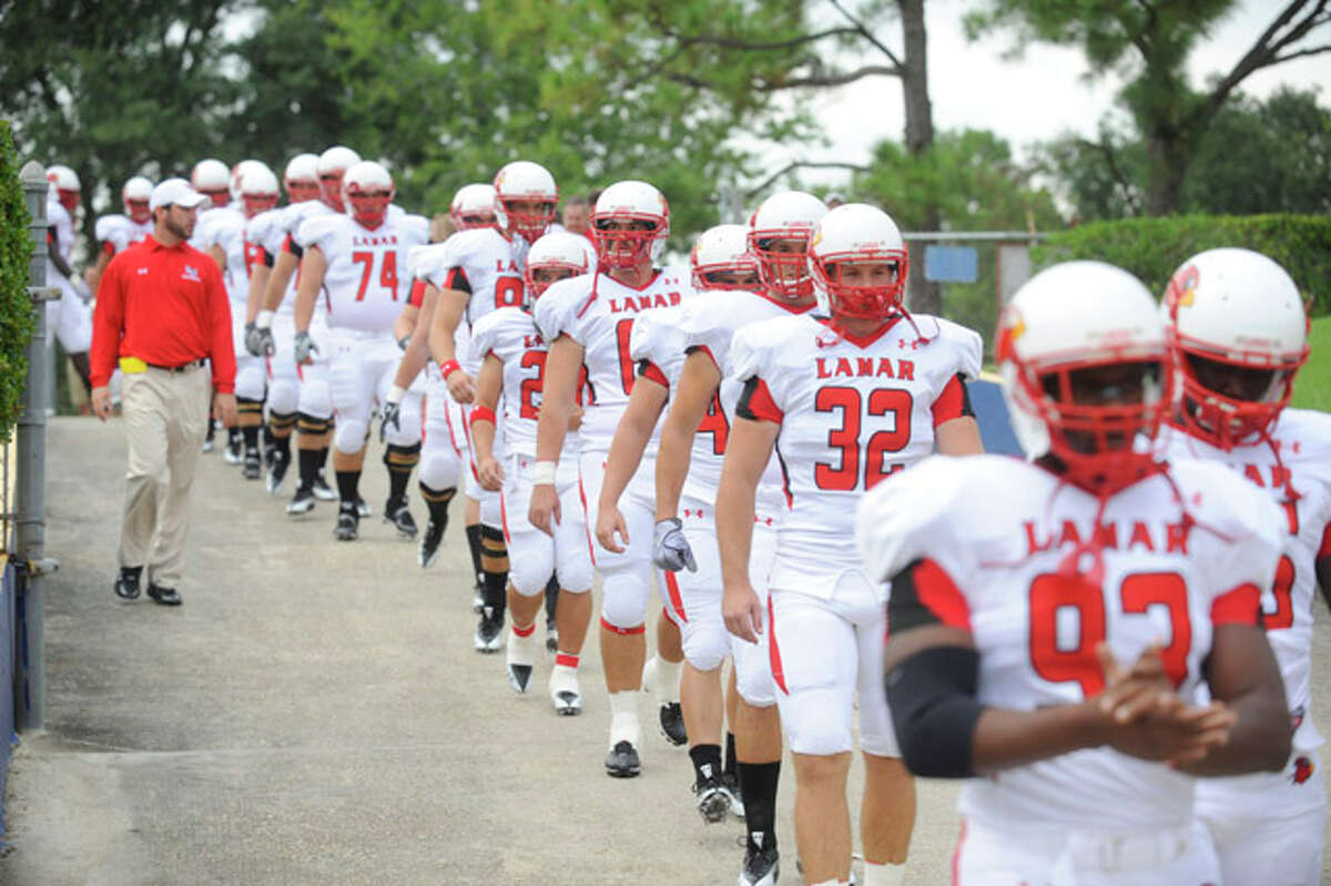 Lamar falls to McNeese 30-27 in season opener