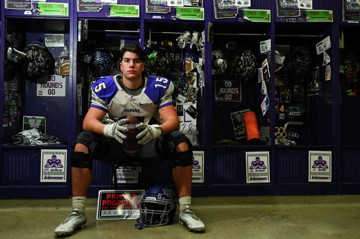 Boerne’s ‘Wall’ carries the Greyhounds to state final