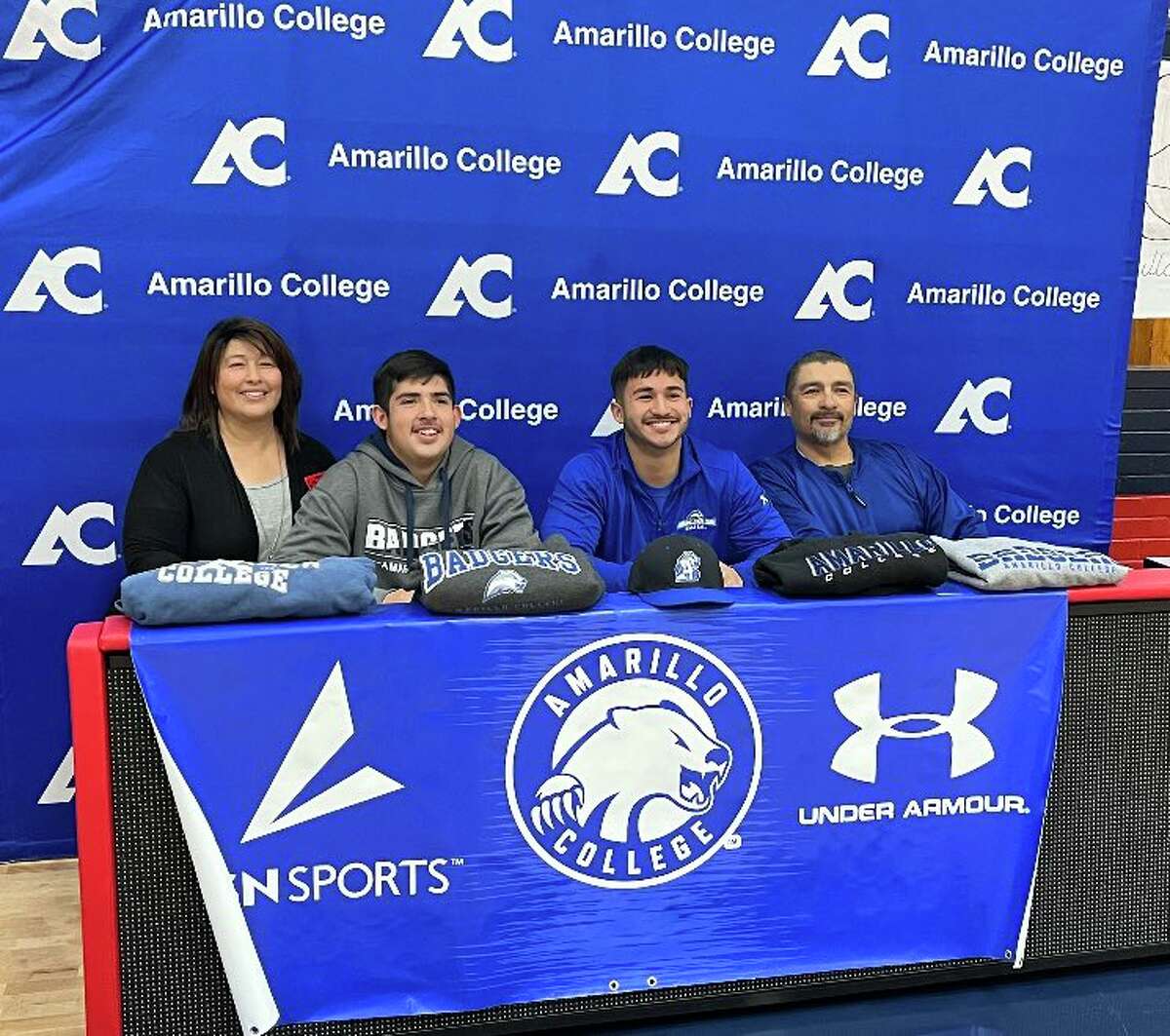 Plainview's Garza signs to Amarillo College