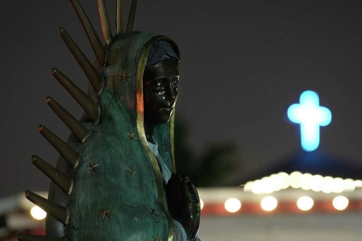 Photos: Houstonians honor the Virgen de Guadalupe with annual masses ...