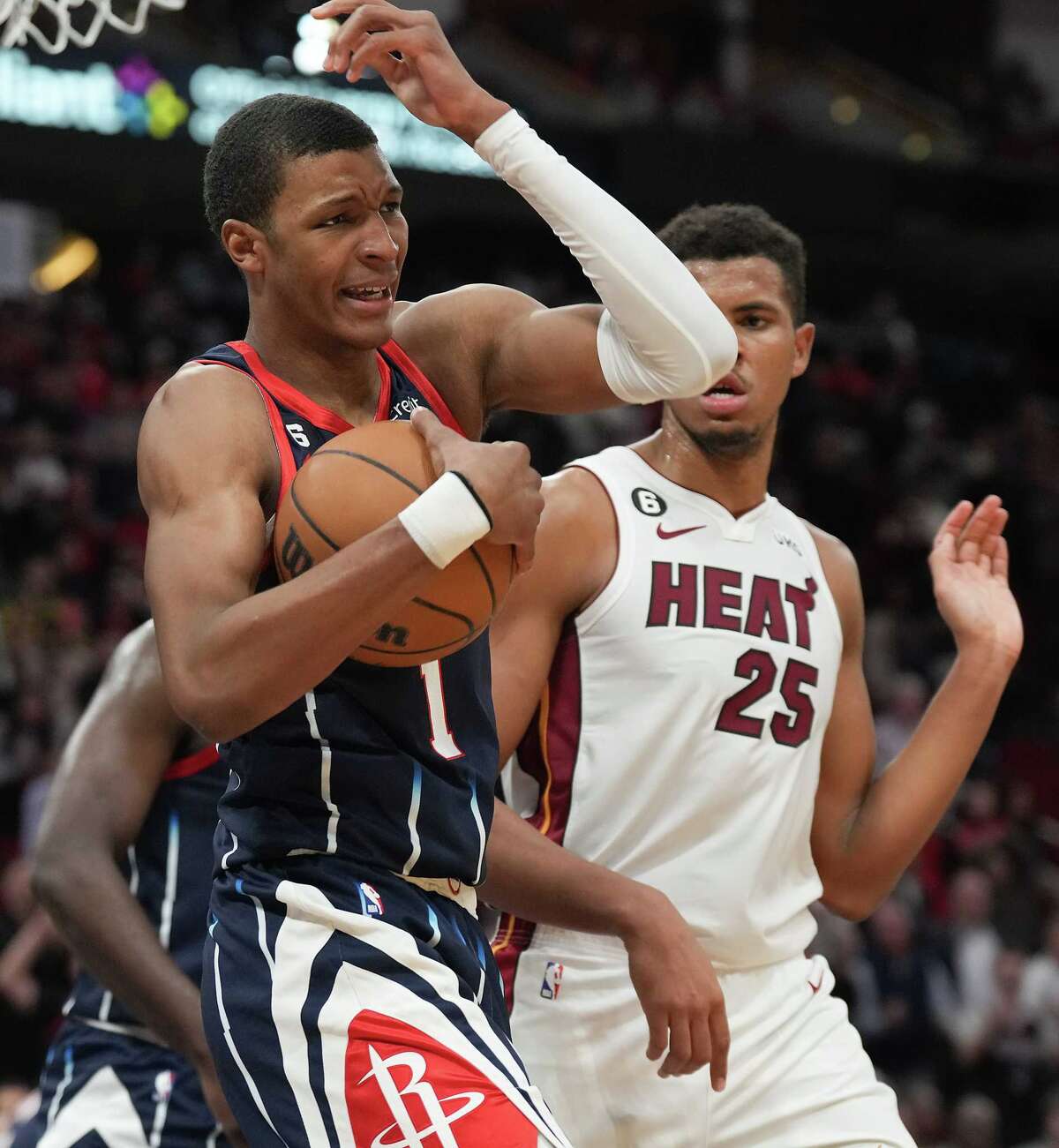 Houston Rockets show both sides of its defense in loss to Heat