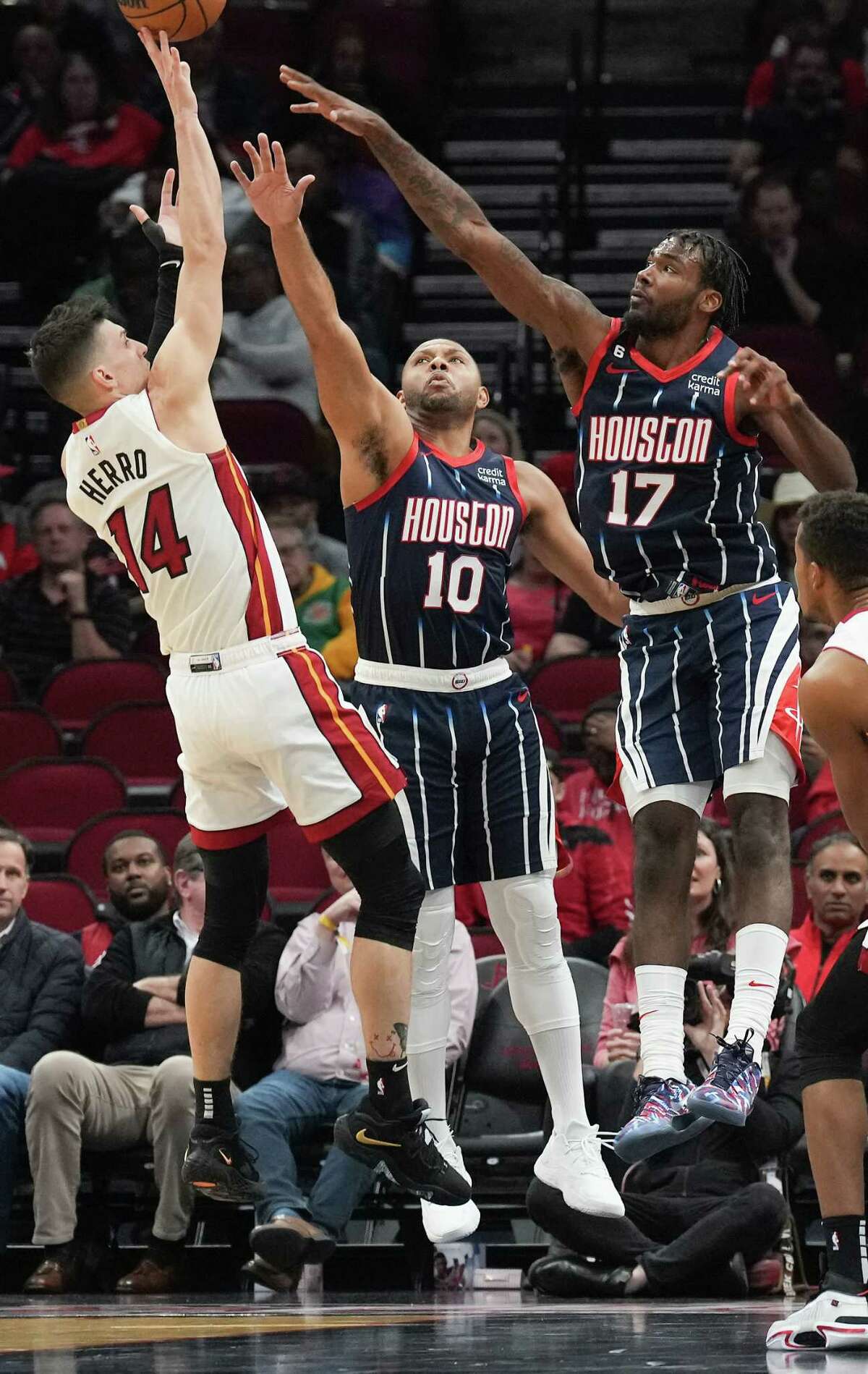 Houston Rockets show both sides of its defense in loss to Heat