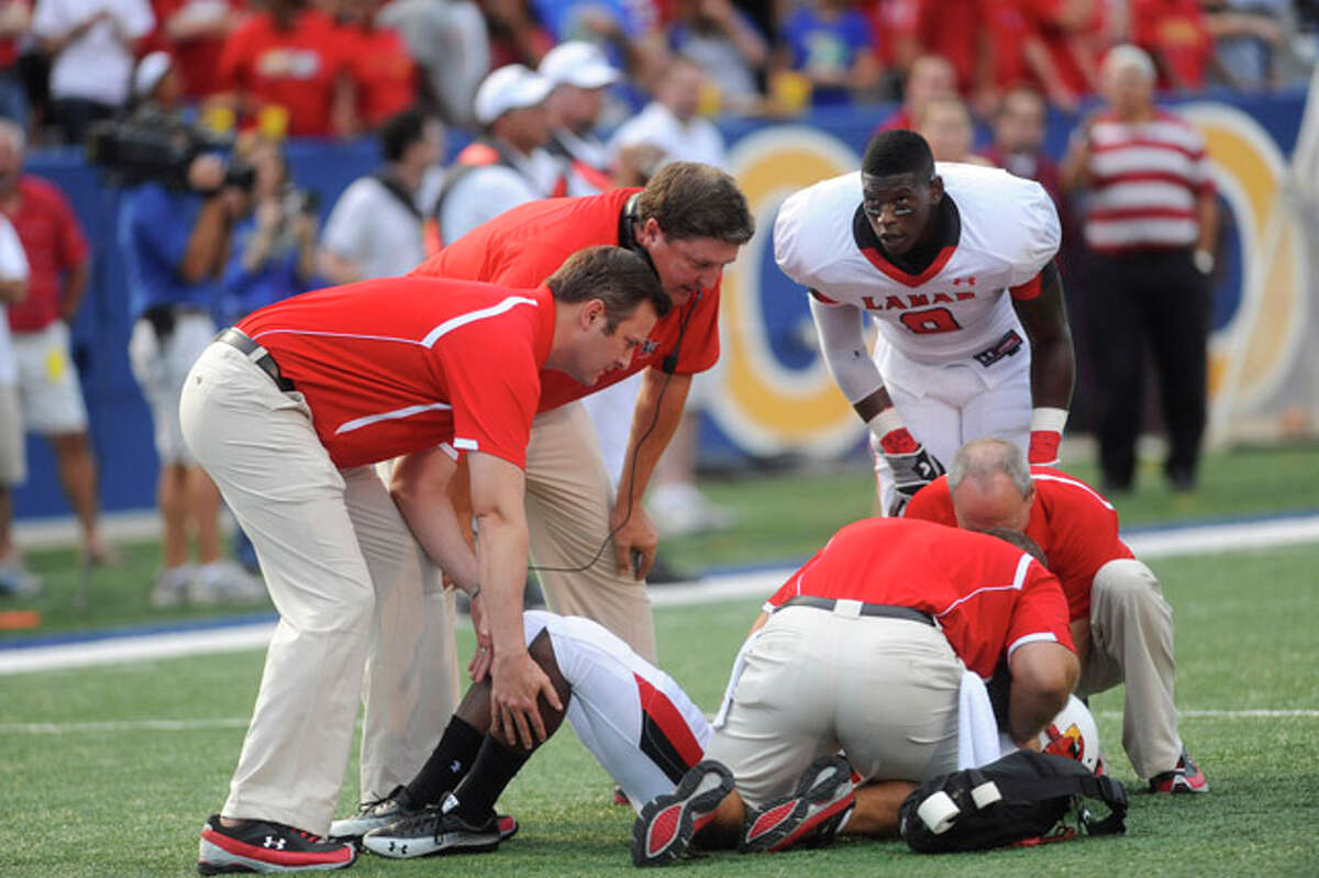 Lamar falls to McNeese 30-27 in season opener
