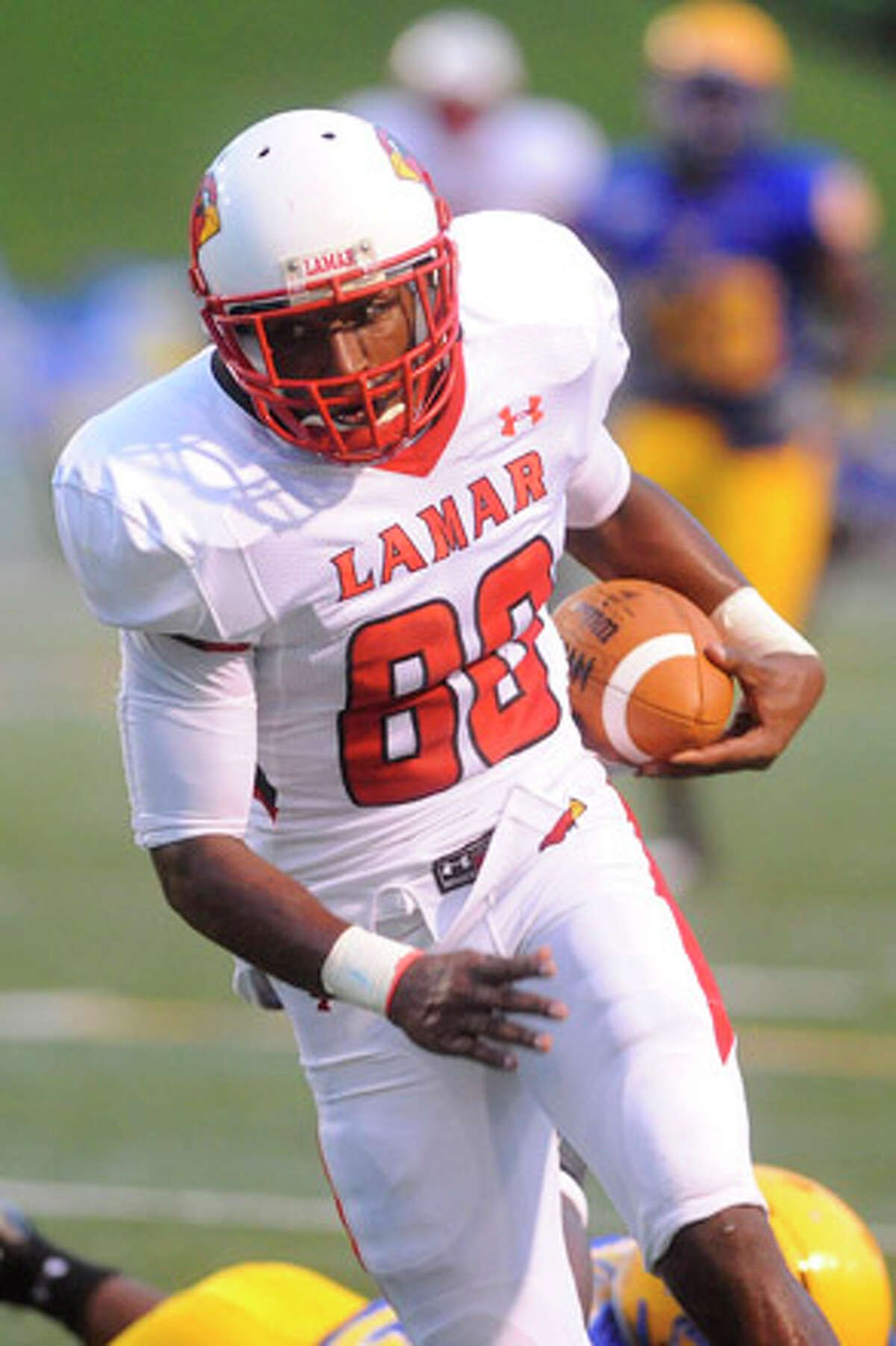 Lamar falls to McNeese 30-27 in season opener