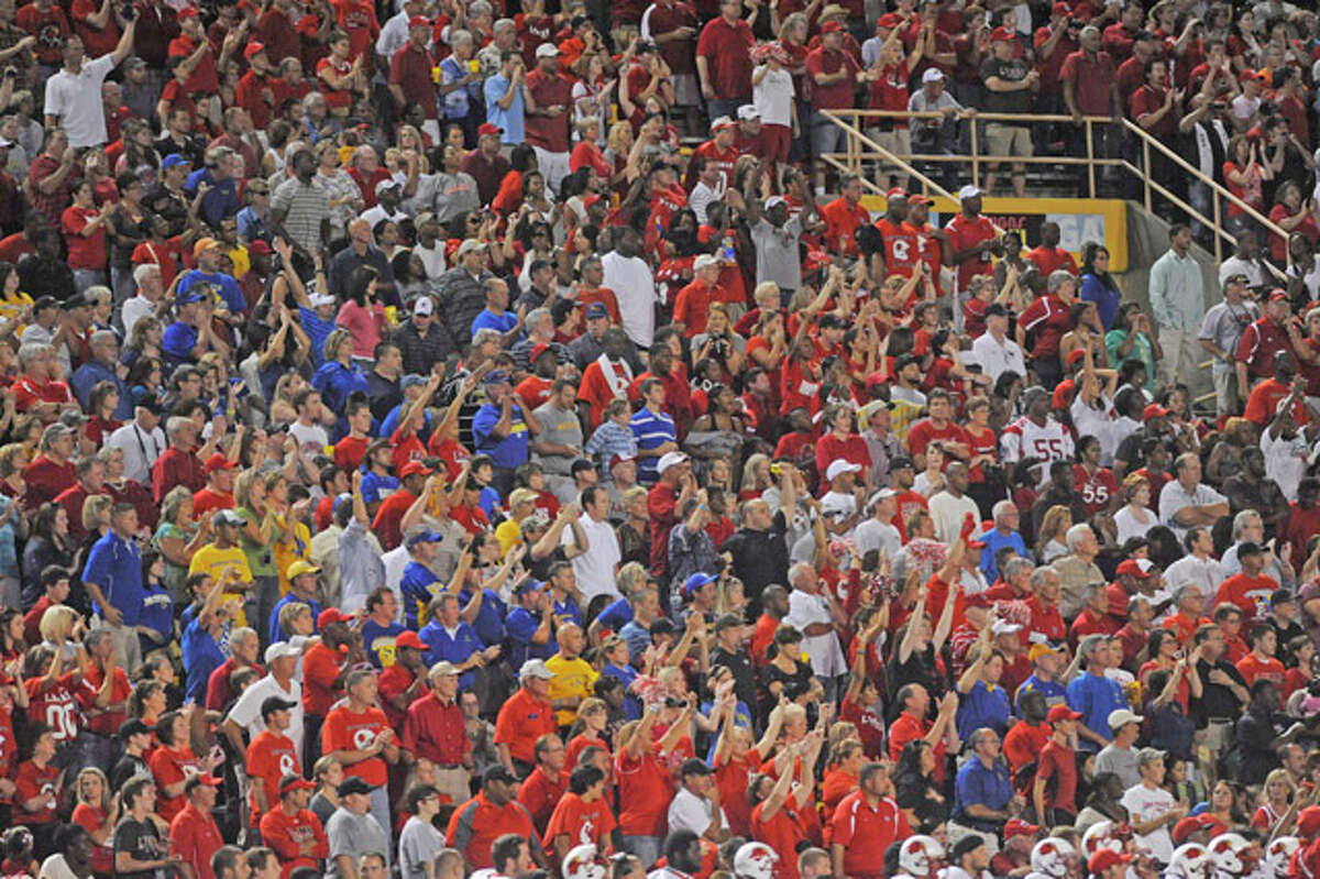 Lamar falls to McNeese 30-27 in season opener