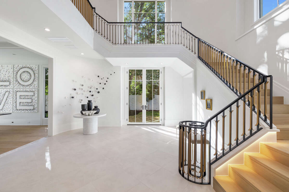 $12.5M new build mansion in Houston's River Oaks has dreamy closets