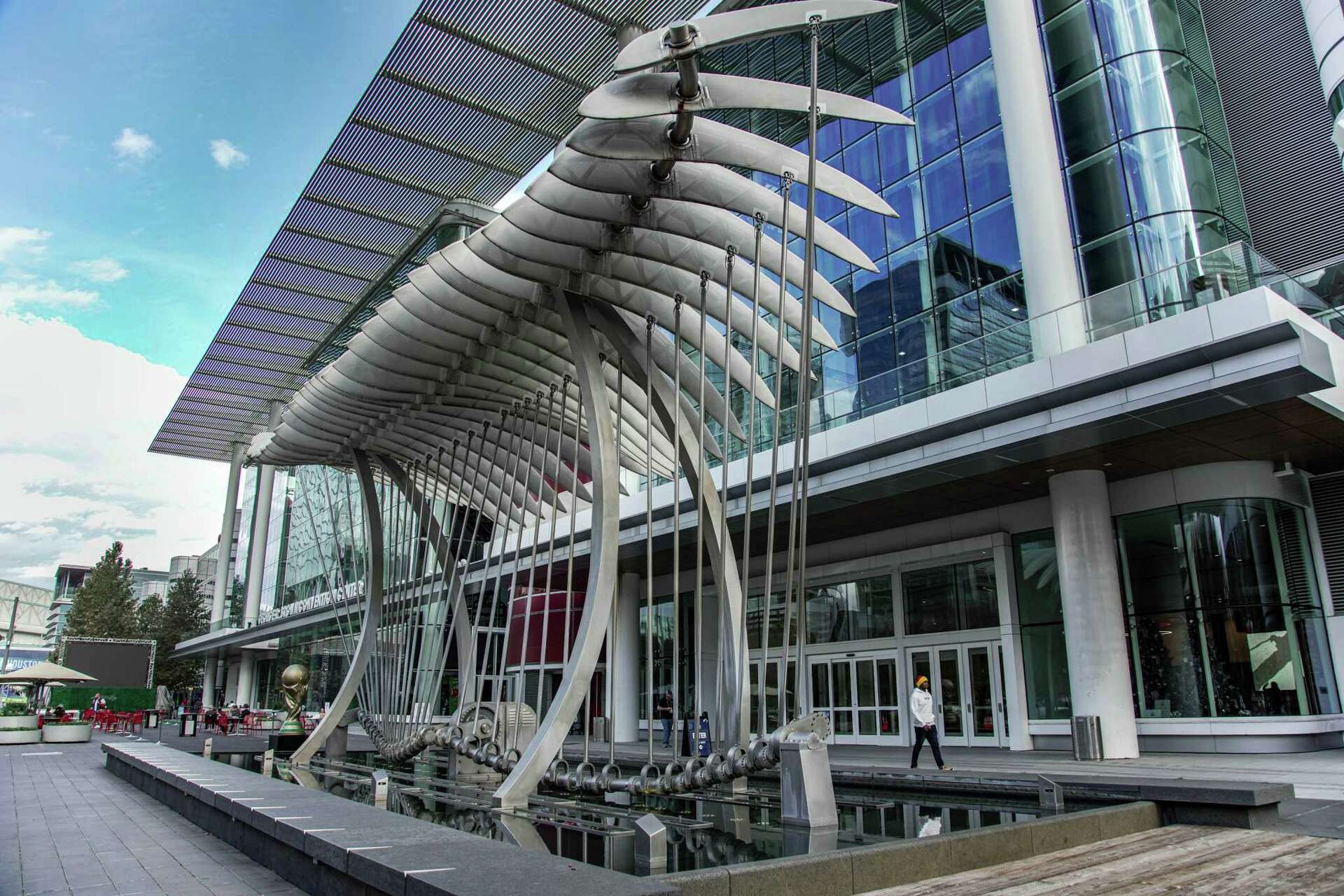 Downtown Houston's Wings Over Water sculpture will remain broken