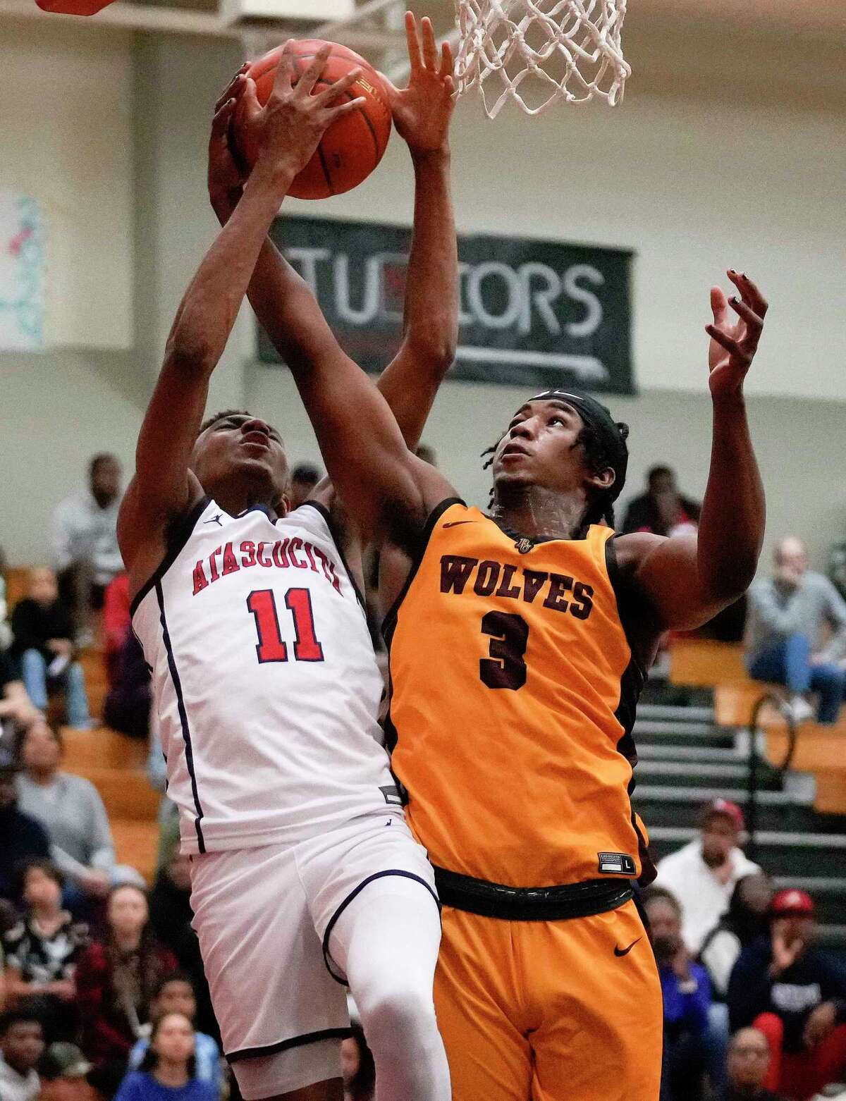 Atascocita Eagles drop district opener to Beaumont United