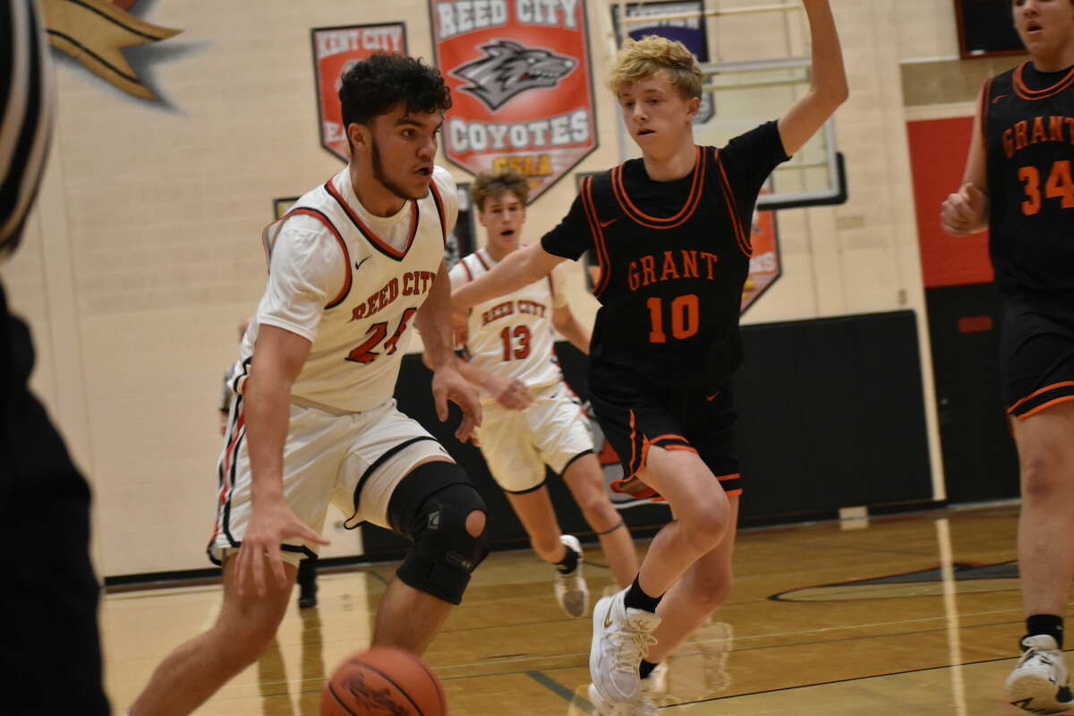 Reed City basketball defeats Grant powered by Xavier Allen