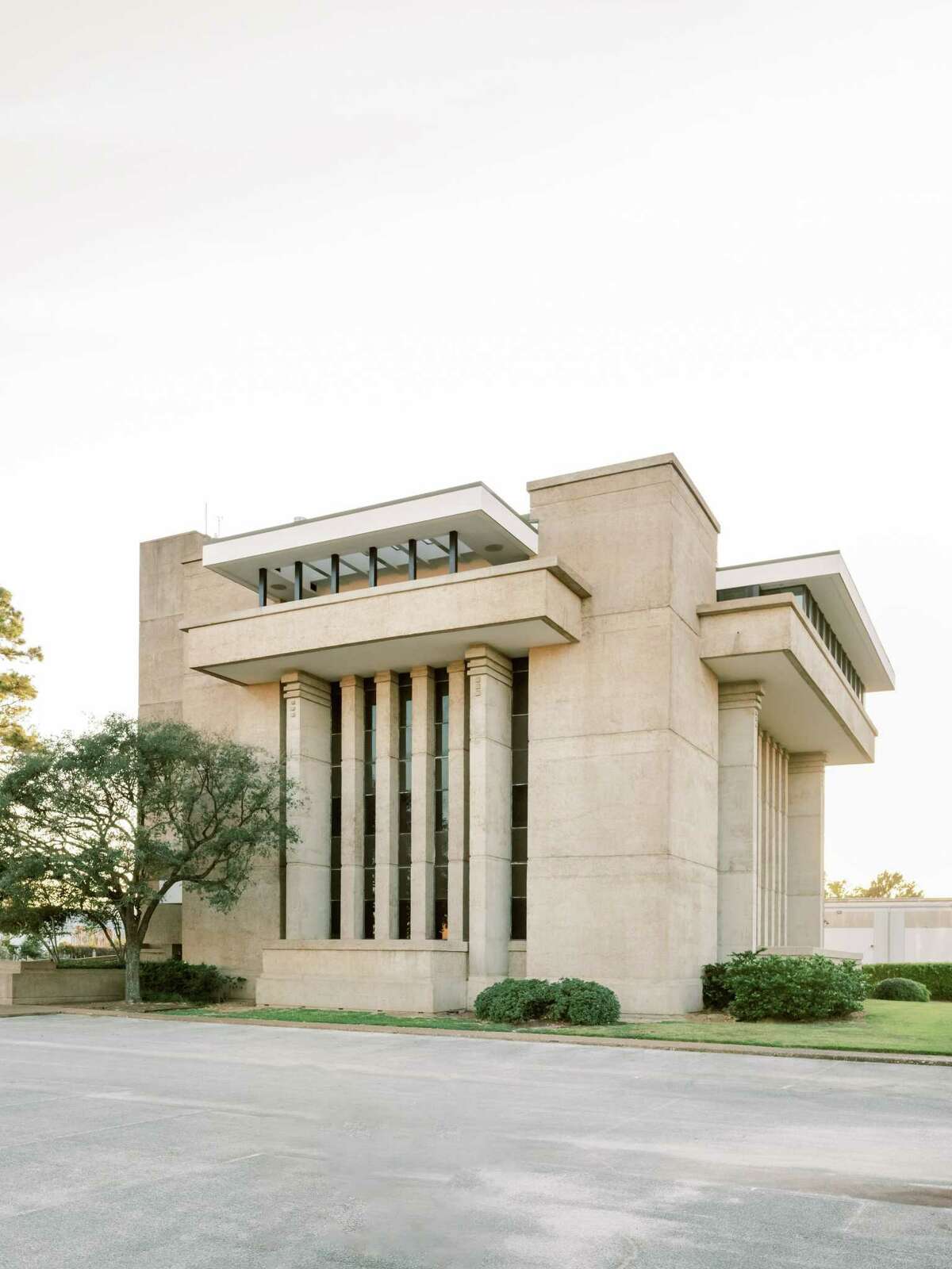 Historic Houston building reimagined as midcentury penthouse