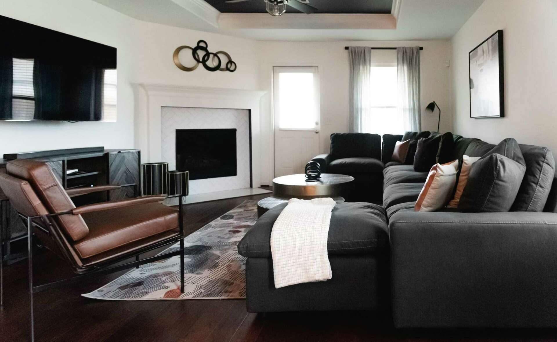 Pearland engineer upgrades 'party house' stylish makeover