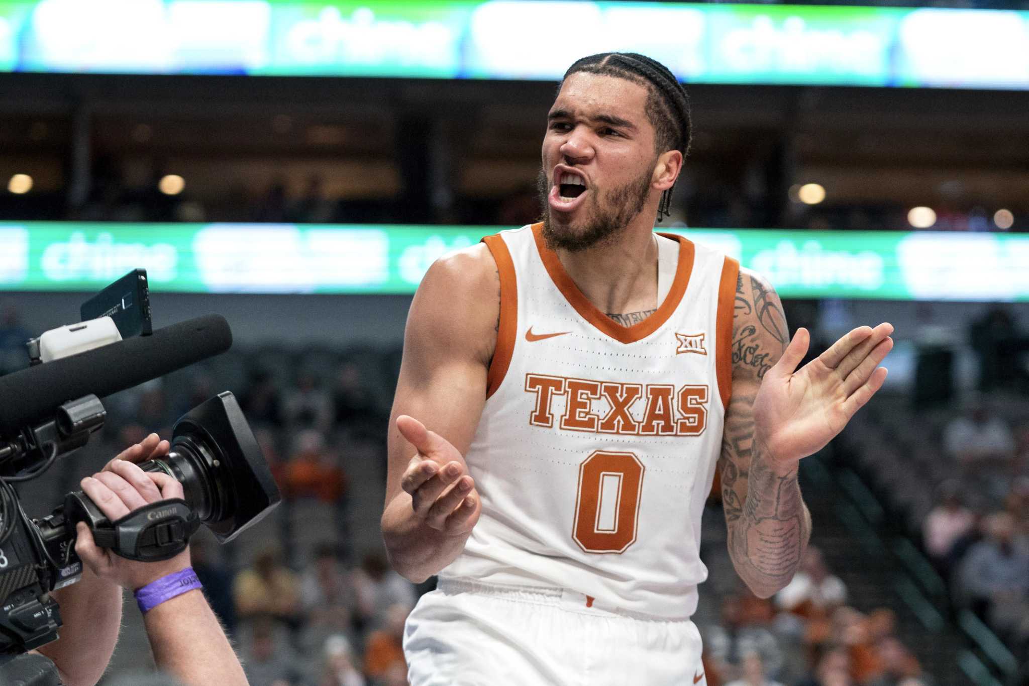 Allen, Carr lead No. 7 Texas past Stanford