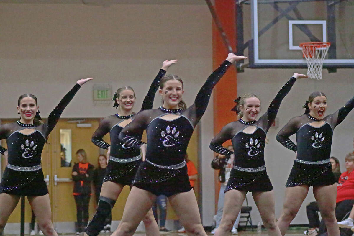 E-H-S: Edwardsville hosts cheer competition