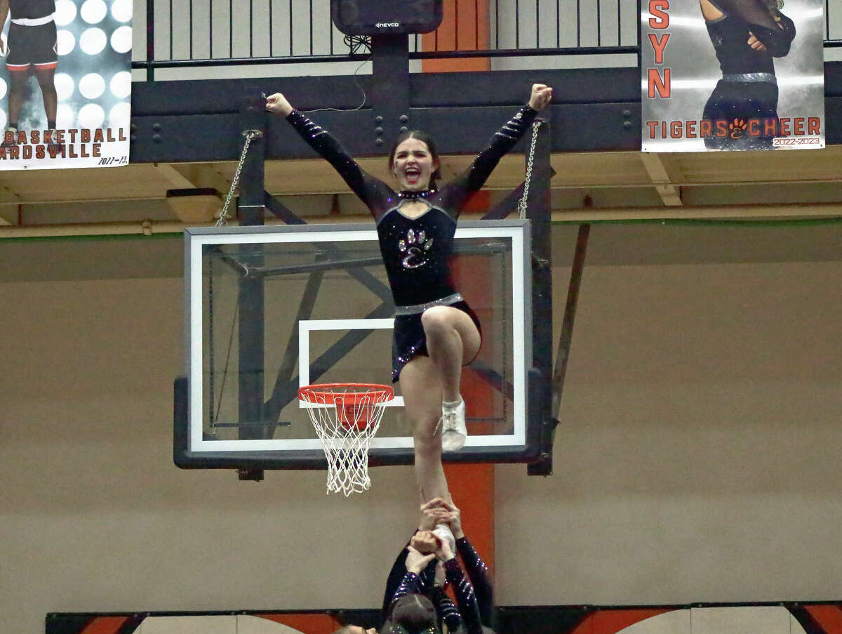 E-H-S: Edwardsville hosts cheer competition