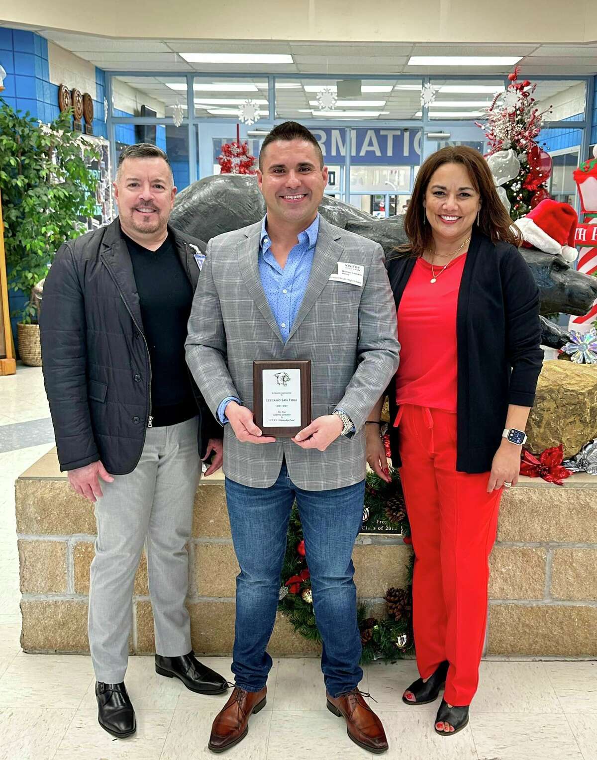 Laredo lawyer makes $10K donation to United South High School