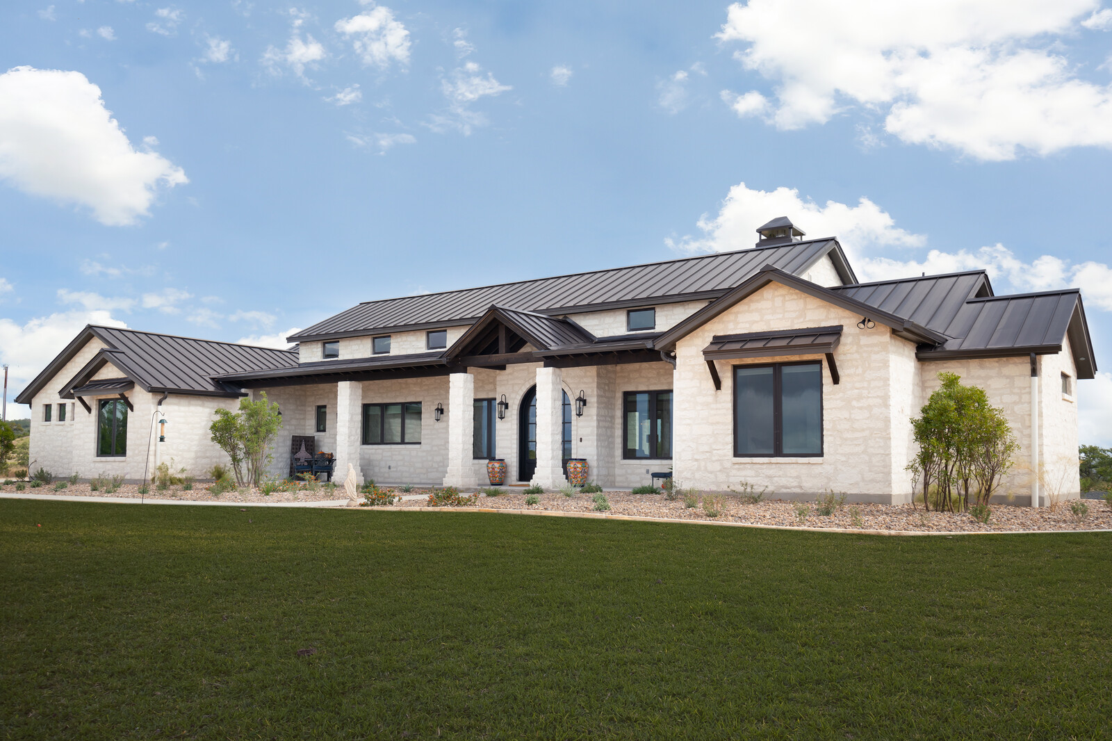 $800,000 Hill Country home was built by empty nesters to entertain ...